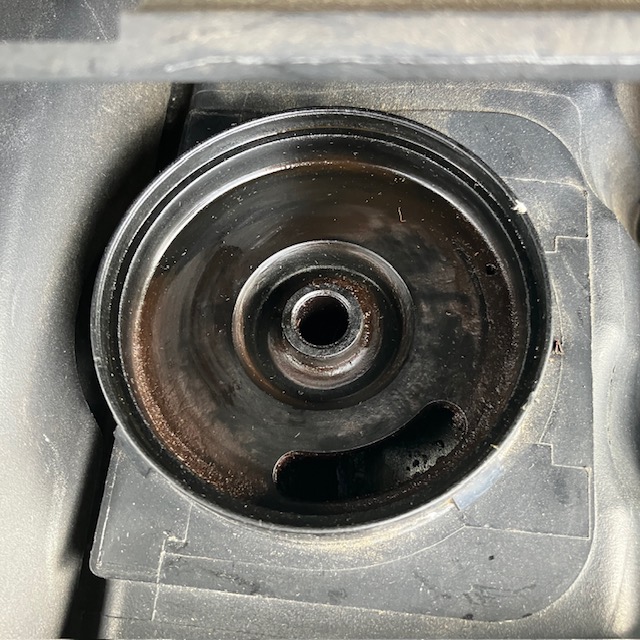 PCVバルブ交換 BMW E90 LCI 320i│めんてや for BMW